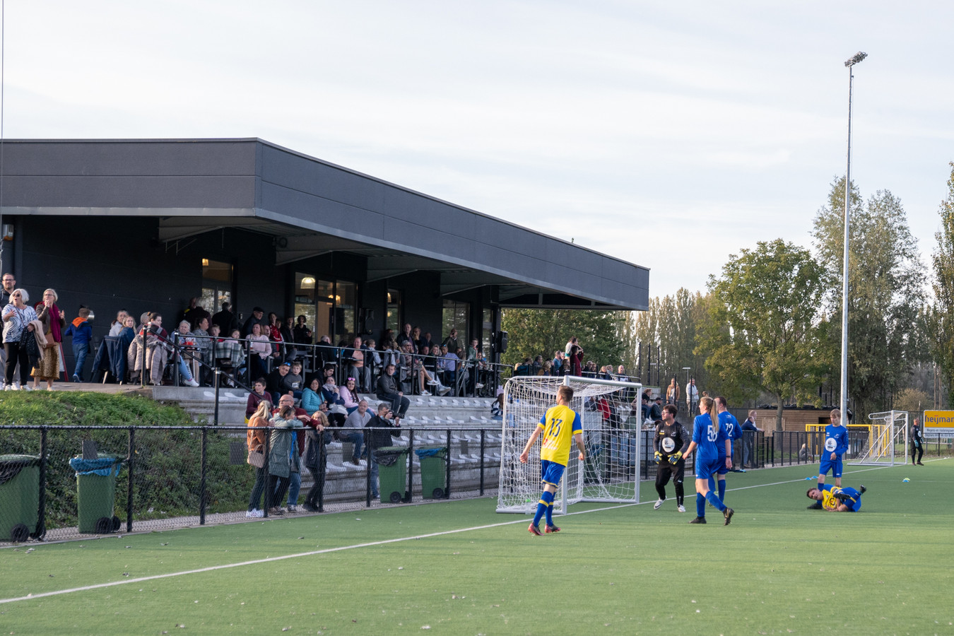 G-voetballers van Schelle Sport vieren jubileum met oefenmatch tegen ...