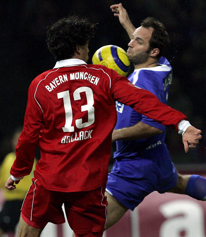 Van Burik: ‘Goed dat voetbal blijk van leven geeft’ | Foto | AD.nl