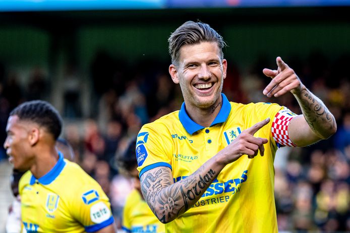 RKC heeft zijn aanvoerder bijna terug: ‘Ik had zo veel pijn dat ik ...