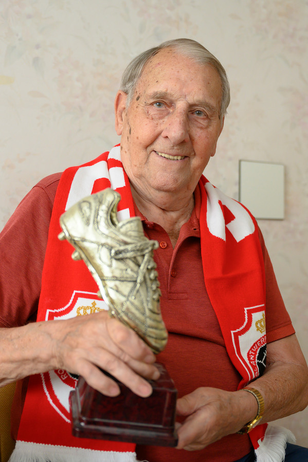 Op bezoek bij Louis Lambert (91), de laatste overlevende kampioen uit 1957: “Uiteraard pakt ...