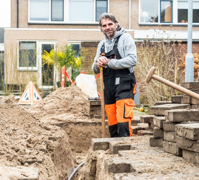 Pim trekt nieuwe gasleidingen en elektrakabels: ‘Overal komen we ...