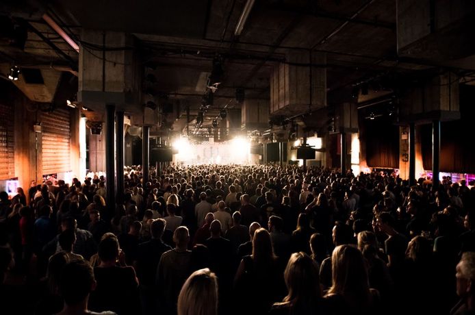 Maassilo opent gloednieuwe popzaal met concert Xavier Rudd | Rotterdam ...