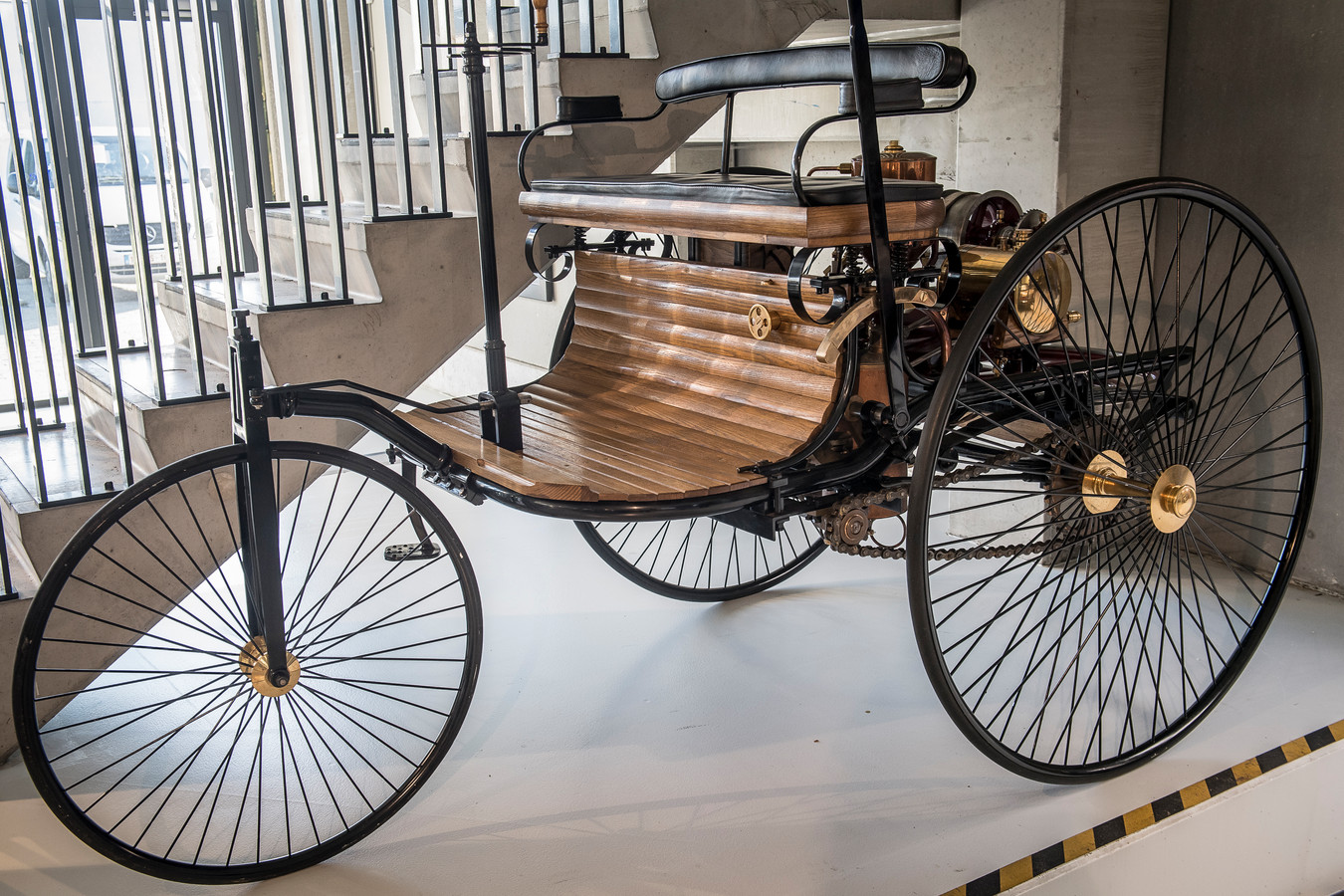 “Al aan pausmobiel en trouwwagen van Jean-Claude Van Damme gesleuteld ...