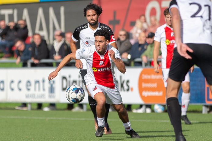 El Ghamarti streeft bij Flevo Boys de hoogte van de lat van Lodeweges ...