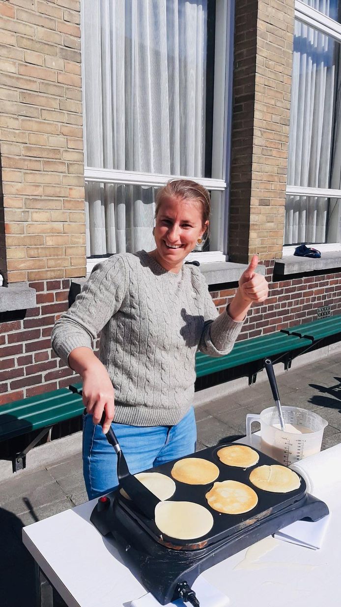 Jarige juf Ruth (31) bakt pannenkoeken voor de kindjes in de noodopvang ...