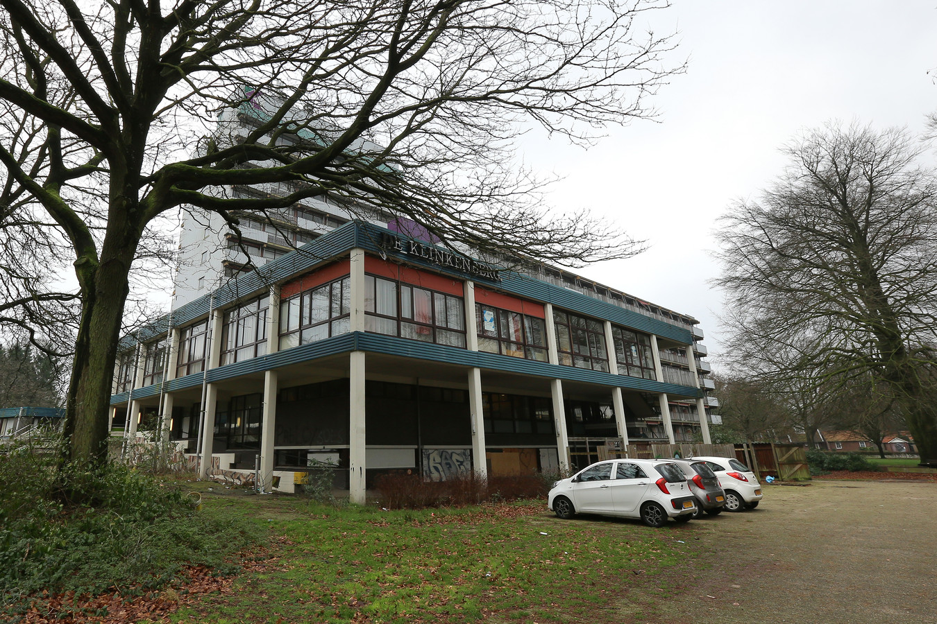 Na tien jaar leegstand gaat Edese flat De Klinkenberg eindelijk tegen ...
