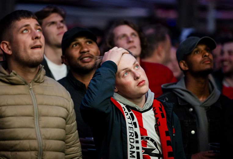 Feyenoord verliest finale, maar ‘You’ll Never Walk Alone is écht’, ook ...