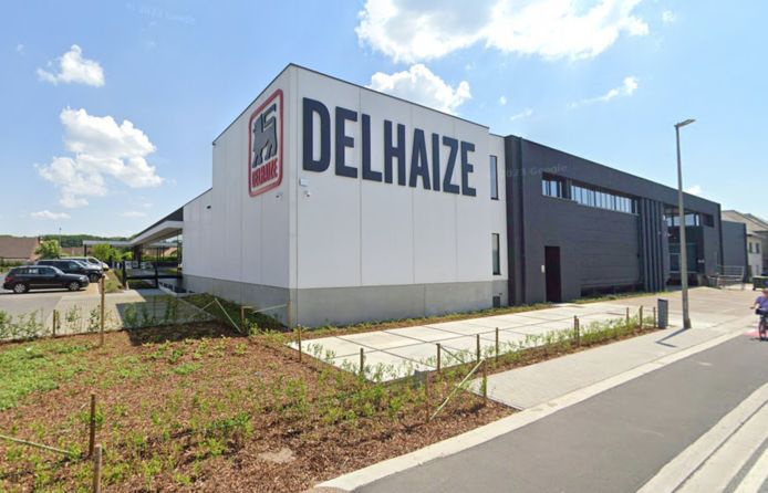 Duivels Dorp in Ternat toont EK op grote schermen op parking van Delhaize | Uit-tips Ternat | hln.be