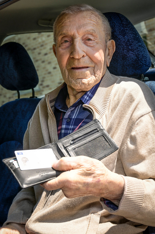 Josef Verbeeck (99) is oudste chauffeur van het land: “In zone 50 ...