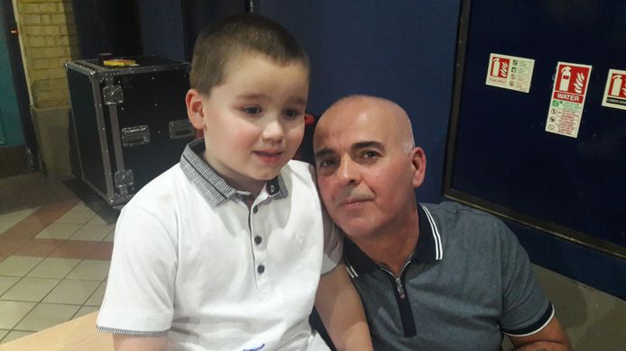 Waar zou WK-finalist Rob Cross zijn zonder zijn vader? | Darts | AD.nl