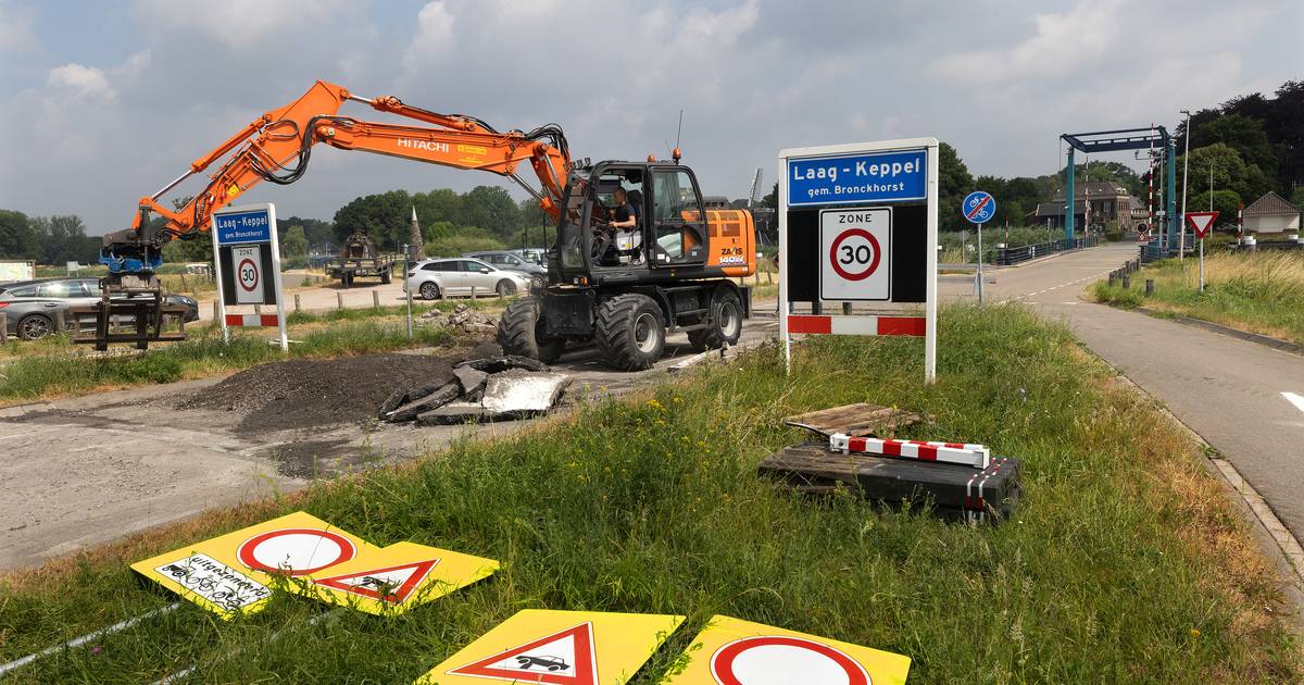 Deze straat verscheurt de gemeenschap: hoe een wegafsluiting mensen ...