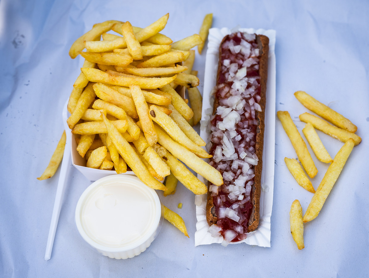Luc Bellings vindt het perfecte frietkot aan zee: “10/10, deze frituur ...