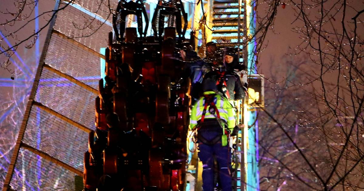Achtbaan Python krijgt vlak voor helling storing: meerdere bezoekers uit attractie van Efteling ...