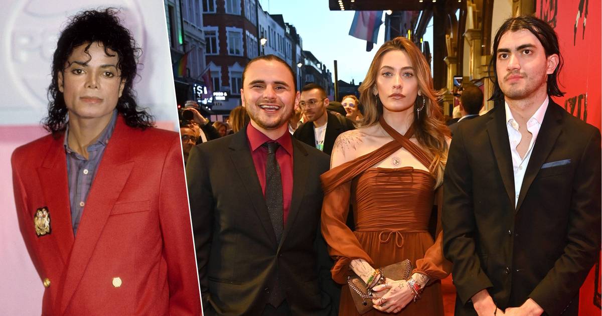 Zeldzaam moment: drie kinderen van Michael Jackson samen op de rode ...