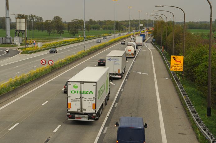 25 minuten file op E17 vanaf Waregem richting Gent door ongeval ter ...