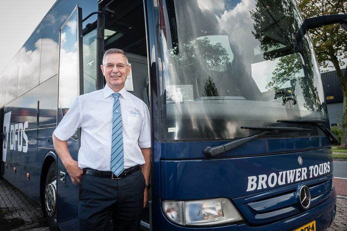 Ruud (62) gooit het roer om en voelt zich top op de bus: ‘Te oud? Dat ...