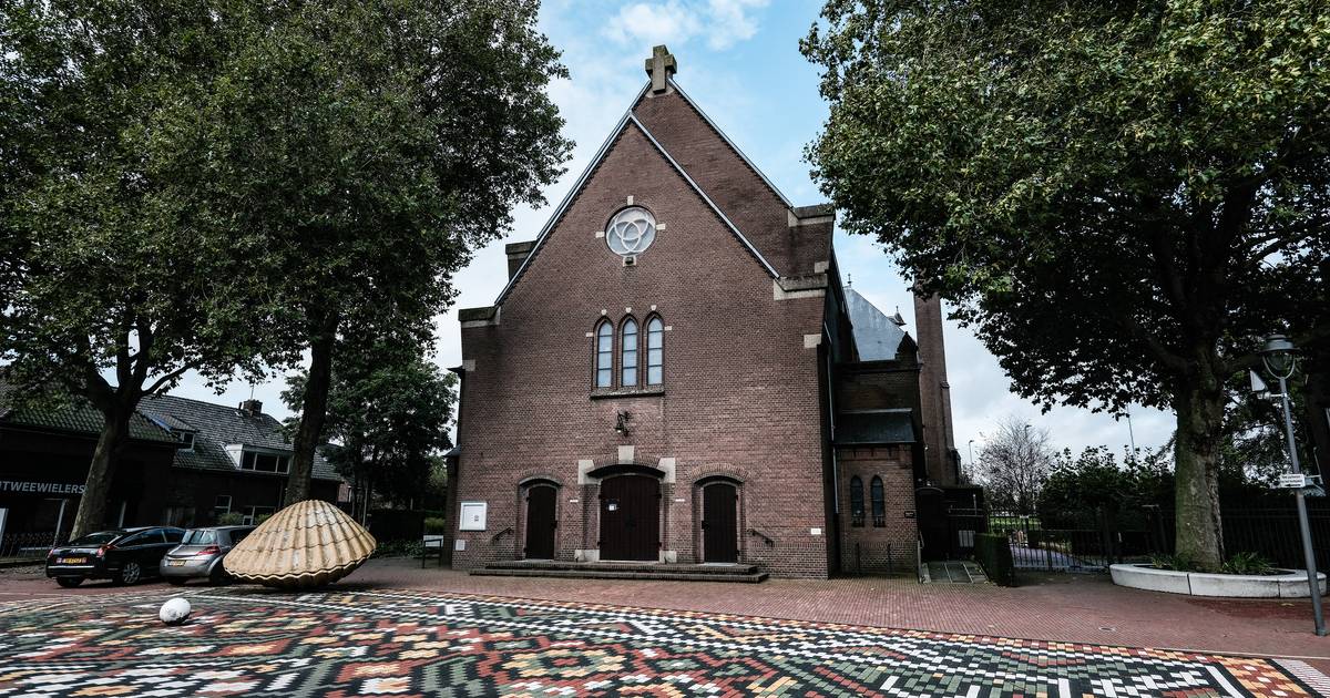 Westervoort koopt voor een euro het pad voor de Werenfriduskerk; zo ...