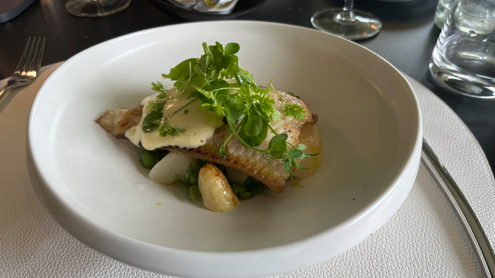 RESTOTIP. Hole 10 slaat de bal goed met verfijnde bistrokeuken | Foto ...