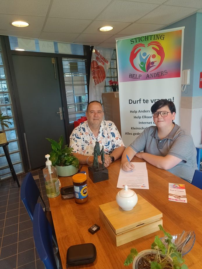 Weylyn (13) doet vrijwilligerswerk met mensen die vier keer zo oud zijn ...