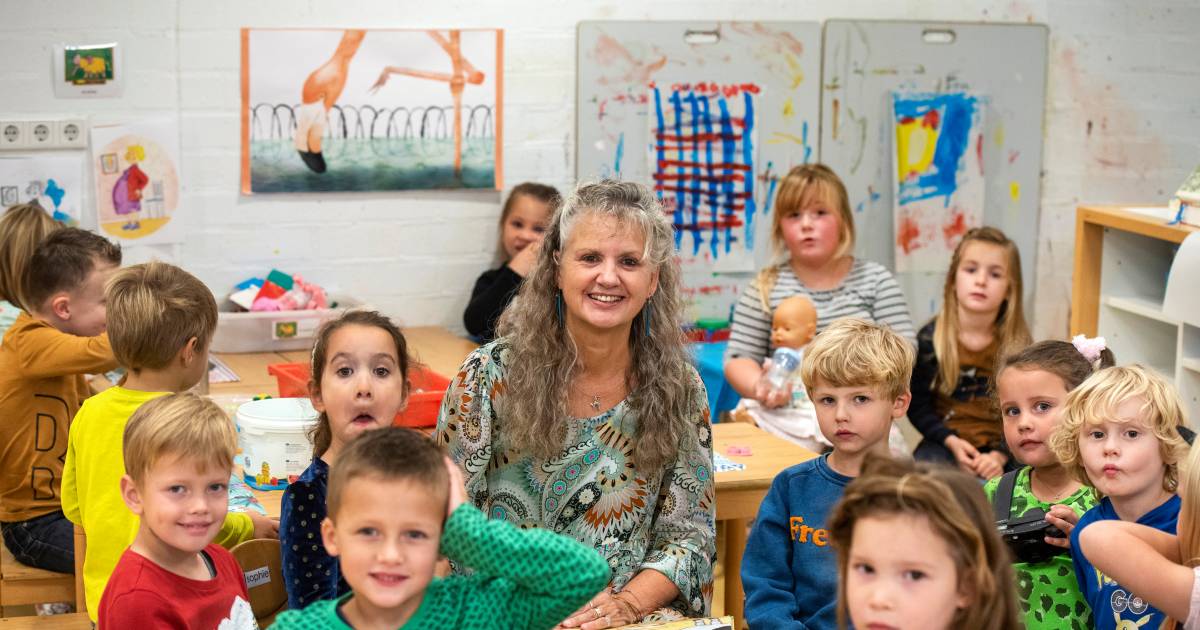 Juffrouw Anneke is al 40 jaar de liefste juf van de school waar ze zelf ...