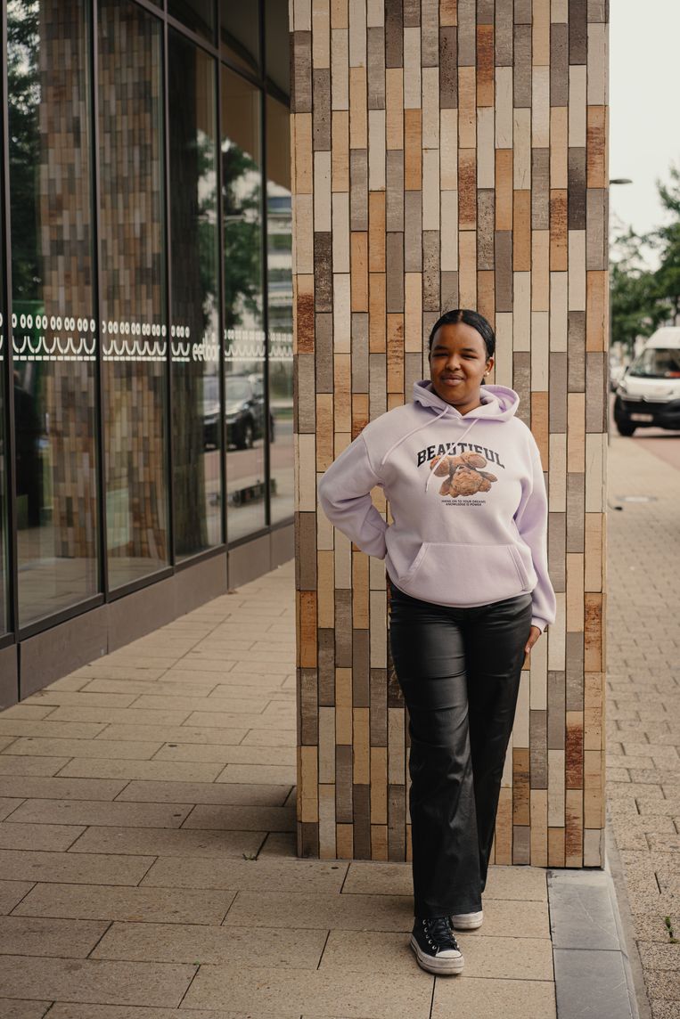 ‘Mijn ouders vragen elke dag of het lukt’: vier ‘pioniersstudenten ...