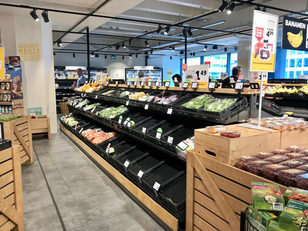 Wéér een dag van boerenprotest: trekkers bij het stadskantoor en lege ...