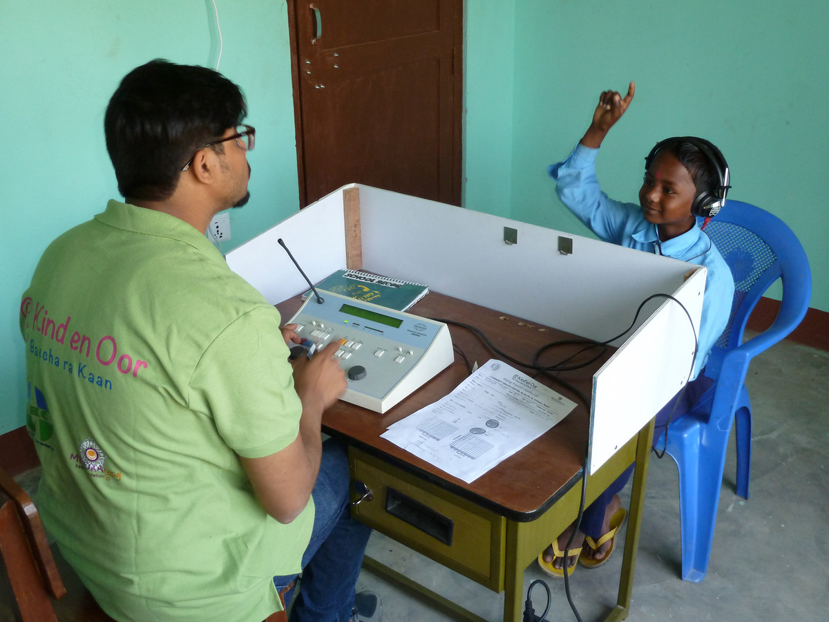 Team ETZ helpt kinderen in Nepal: ‘We gaan twintig ooroperaties ...