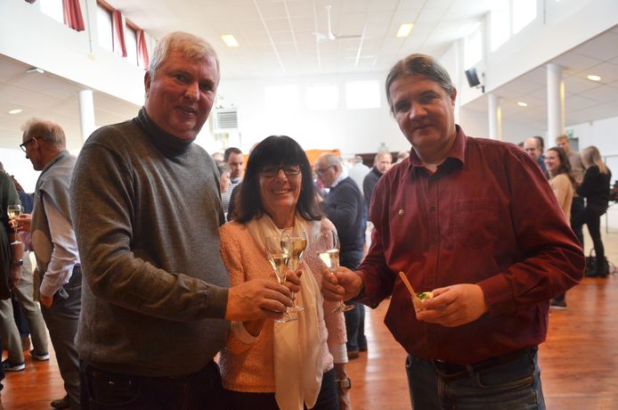 Vlaamse Wijngilde houdt nationale proeven in Denderleeuw: Zeventig ...