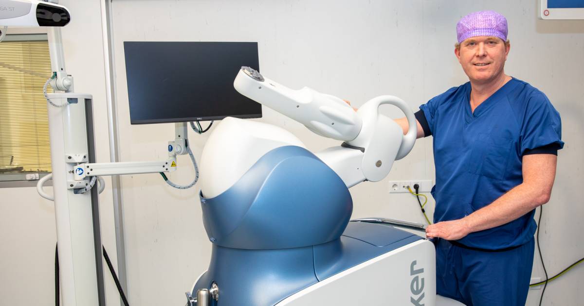 Nieuwe heup of knie? Robotarm Mako doet de operatie: ‘Patiënt is ...