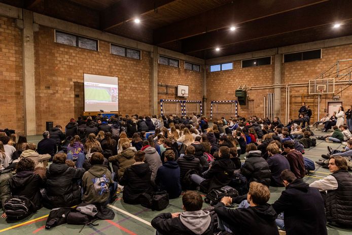 IN BEELD. Herkse leerlingen blijven langer op school voor Rode Duivels | Herk-De-Stad | hln.be