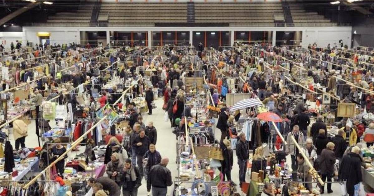 Vlooienmarkt in Rijnhal trekt veel bekijks | Arnhem | gelderlander.nl