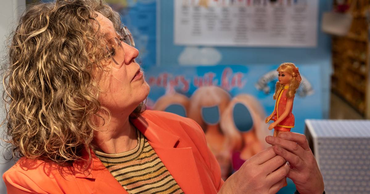 Barbie is jarig, en ze is in dit museum in een paar honderd varianten ...