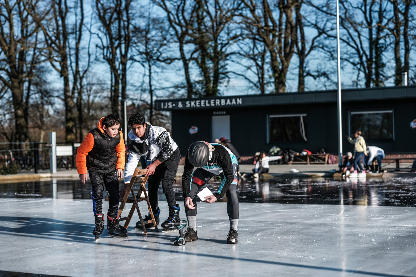 Proef met witte vlakken op ijsbaan Winterswijk geslaagd: eerder én ...