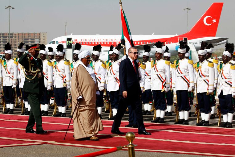 Turkije en Sudan halen banden aan en gaan samen Ottomaanse havenstad in ...