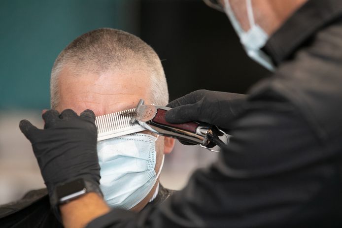 Hasseltse burgemeester Steven Vandeput (N-VA) krijgt ‘broske’ na ...