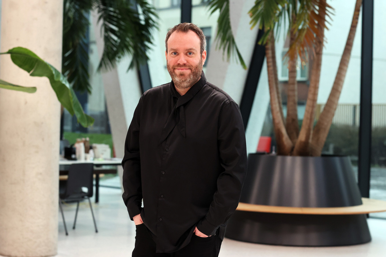 Jens Dendoncker staat voor debuut als presentator ‘The Masked Singer ...