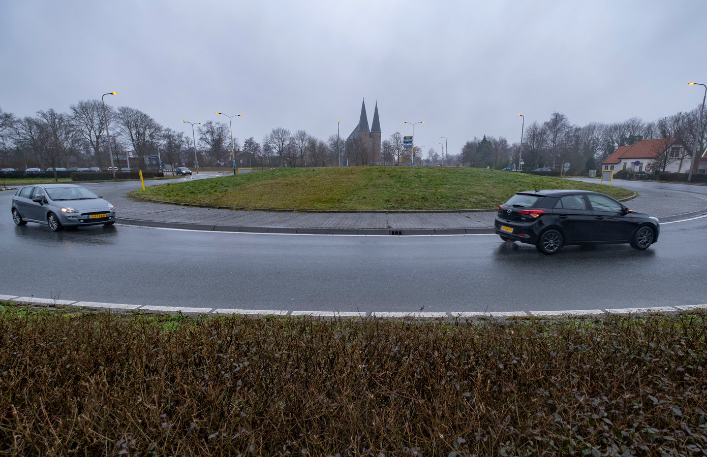 Miljoen voor oplossen grootste verkeersknelpunt van Zierikzee | Foto ...