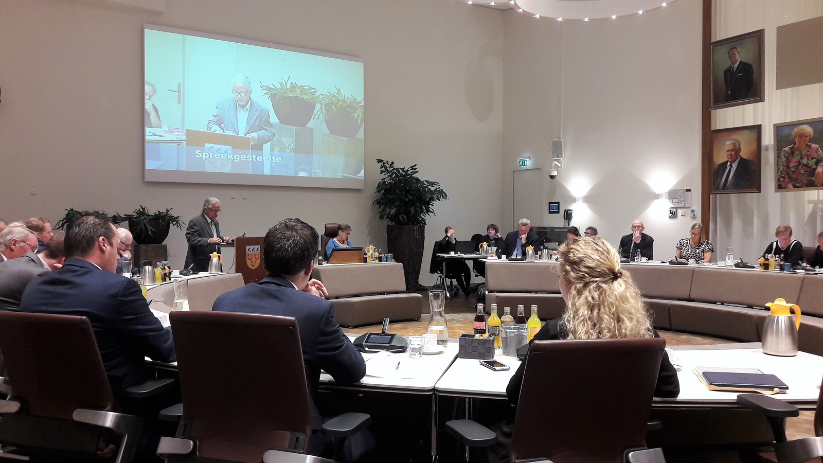 Loonse oppositiepartij Pro3 trekt kwaad alle moties in aan eind van ...