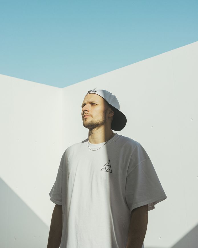 Chillow gaat in nieuwe single 'Gin zin' voor openhartig neosoulduet met ...