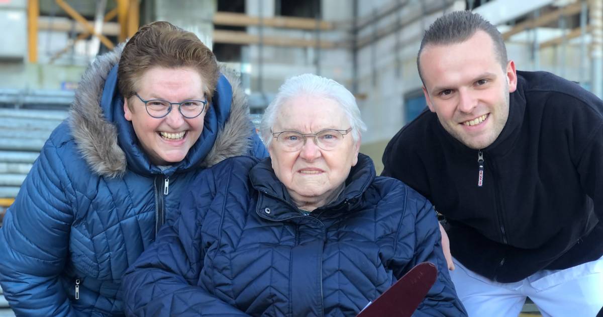 Drie generaties leggen eerste steen voor nieuw zorgcentrum Sint Anna ...