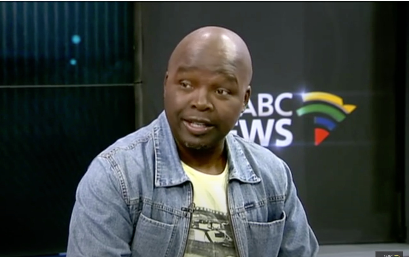 Bokslegende Lehlohonolo Ledwaba (49) overleden aan Covid-19 | Foto | AD.nl