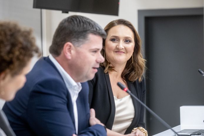 Rutten nu plots Vlaams minister: “Bijna het onderwijs ingestapt, maar ...