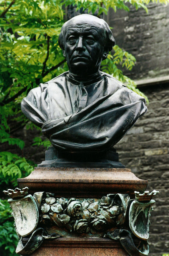 Studenten stalen 34 jaar geleden bronzen Guido Gezelle in Kortrijk ...