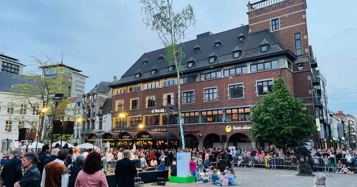 Meiboomplanting op Hasseltse Grote Markt verloopt in feestelijke sfeer ...