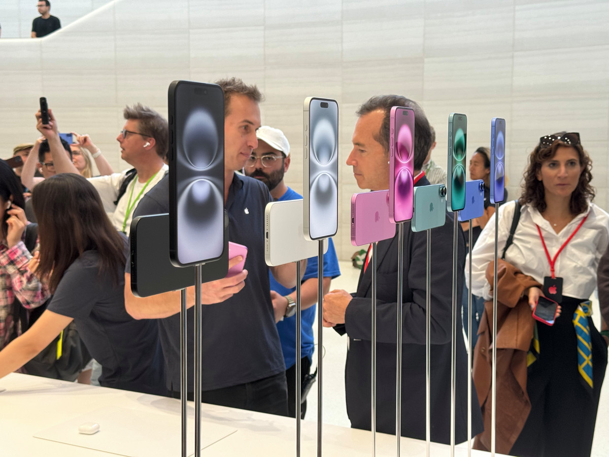 De nieuwe iPhone 16 is prima, maar op één front onwennig | Foto | AD.nl