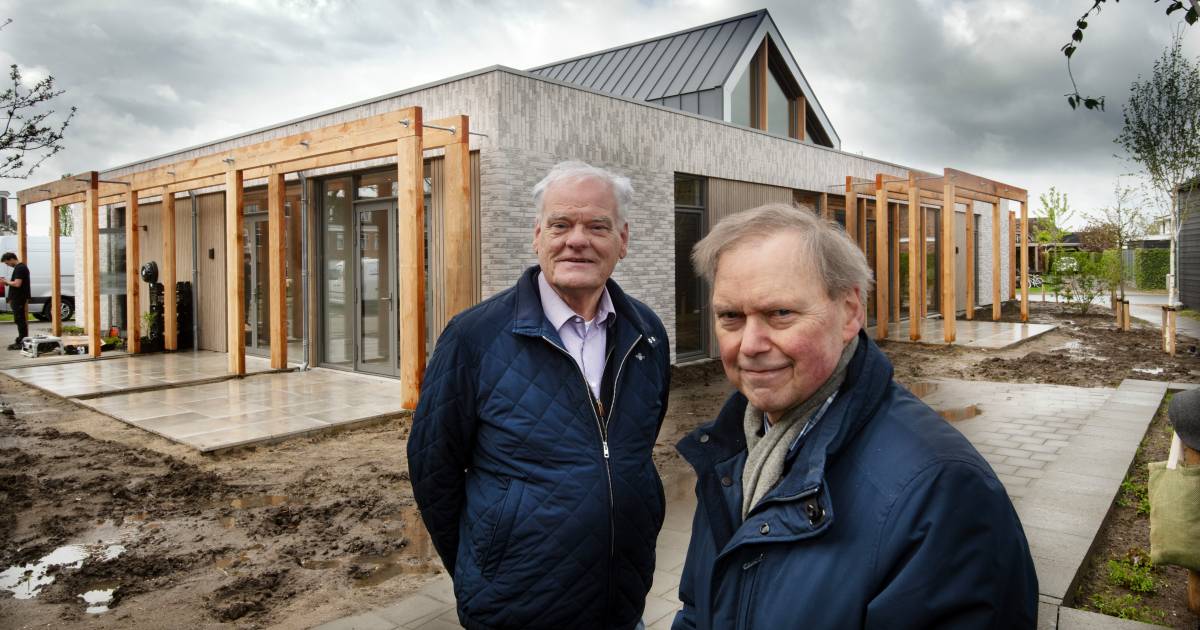 Koninklijke onderscheiding en stadsspeld bij opening hospice Culemborg ...