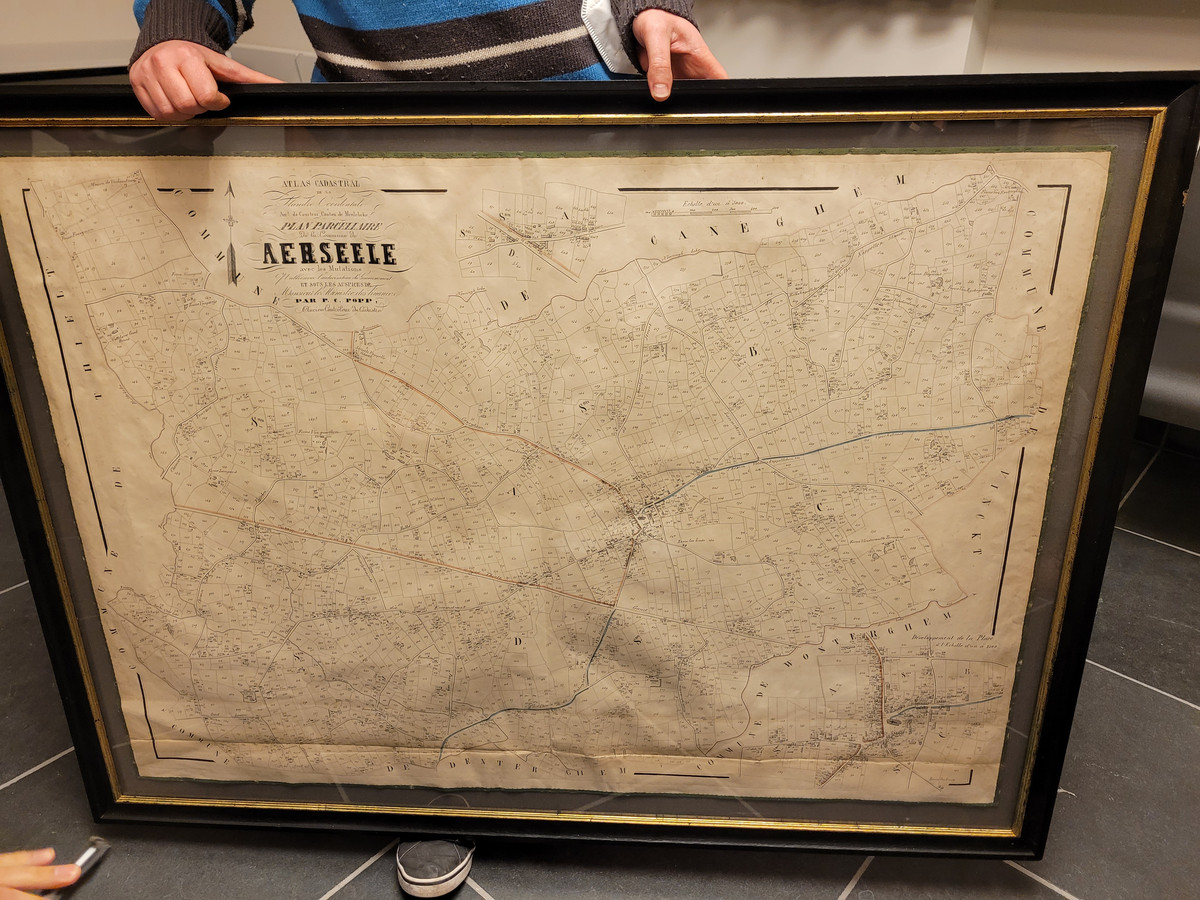 Kanegemnaar schenkt kadasterkaart uit 1851 aan Stad Tielt | Foto | hln.be