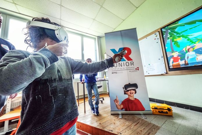 Virtual reality helpt kinderen bij wiskunde en talen: “Maar je kan ook mee de ruimte in naar het ...