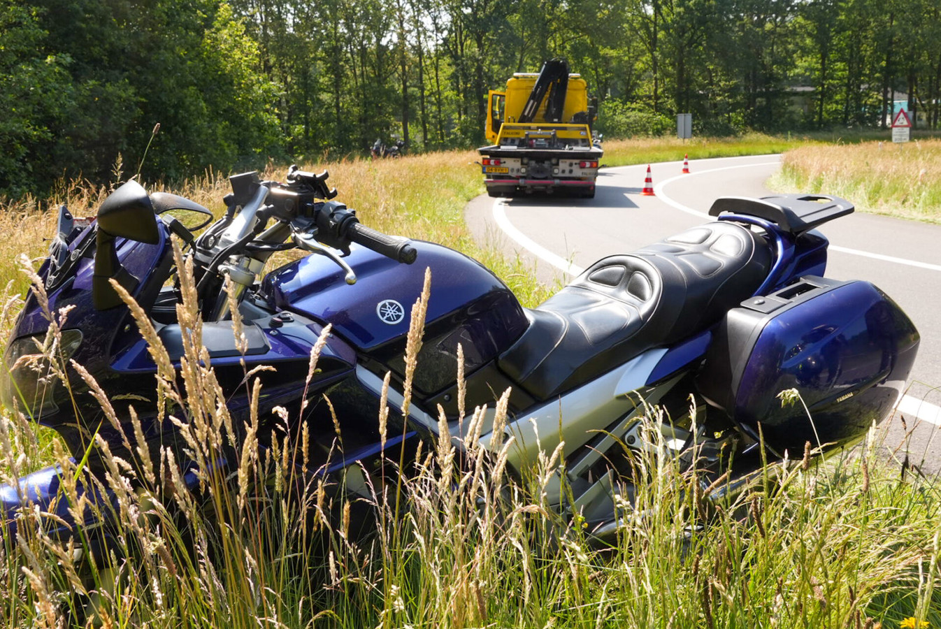Motorrijder raakt gewond bij valpartij op afrit A67 | Foto | ed.nl