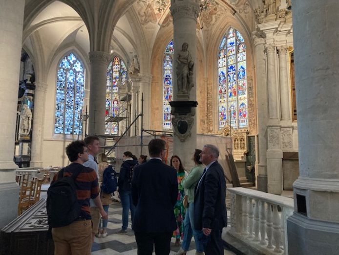 Leerlingen Onze-Lieve-Vrouwinstituut van Sint-Genesius-Rode bezoeken ...